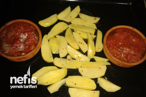 Domates Soslu Güveçte Köfte - Nefis Yemek Tarifleri