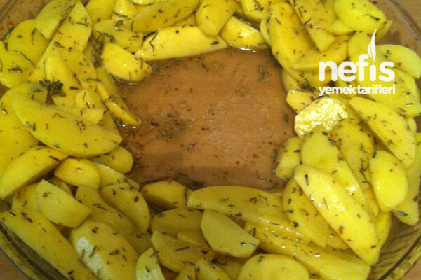 Baharatlı Patatesler ve Fırında Tüm Tavuk - Nefis Yemek Tarifleri