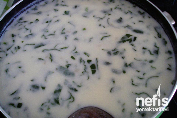 Ispanaklı Yarma Çorbası - Nefis Yemek Tarifleri