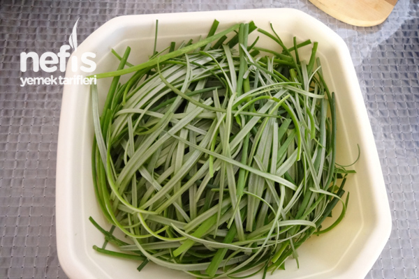 Soğan Çiçeği Sapı Salatası - Nefis Yemek Tarifleri