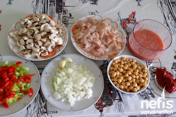 Fırında Tavuk Güveç Tarifi - Nefis Yemek Tarifleri