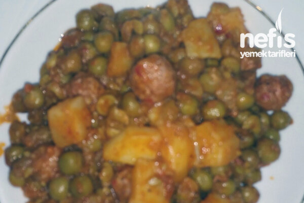 Köfteli Bezelye Yemeği Tarifi - Nefis Yemek Tarifleri