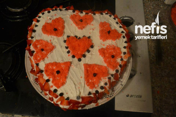 Çilekli Kalp Pasta - Nefis Yemek Tarifleri