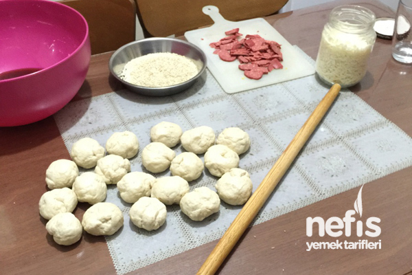 Sucuklu Kaşarlı Simit - Nefis Yemek Tarifleri - #469955