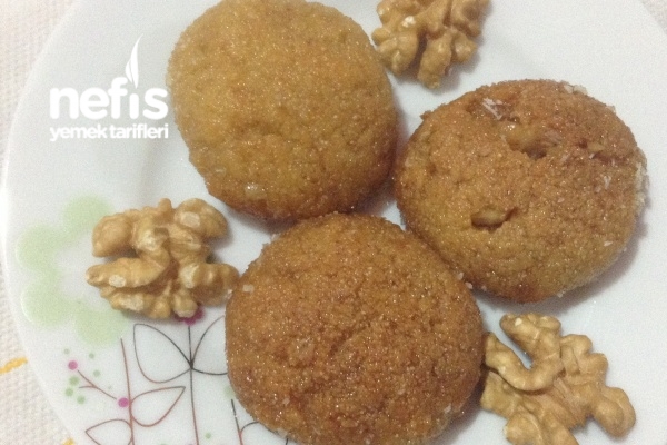 İrmikli Cevizli Tatlı Tarifi - Nefis Yemek Tarifleri