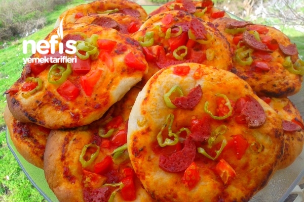 Mini Pizzalar Tarifi - Nefis Yemek Tarifleri