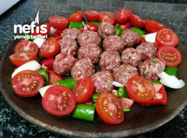 Kiremit Köfte Tarifi - Nefis Yemek Tarifleri
