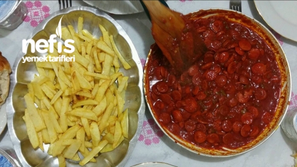 Leziz Soslu Sosis - Nefis Yemek Tarifleri