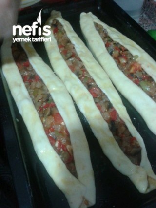 Sebzeli Pide - Nefis Yemek Tarifleri