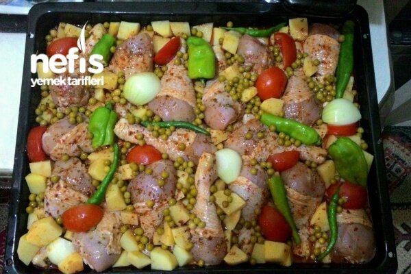 Tepside Bezelyeli Tavuk But - Nefis Yemek Tarifleri