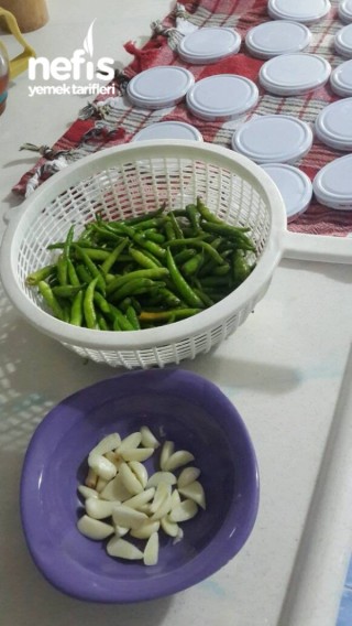 Domatesli Cin Biber Turşusu Pişirerek - Nefis Yemek Tarifleri