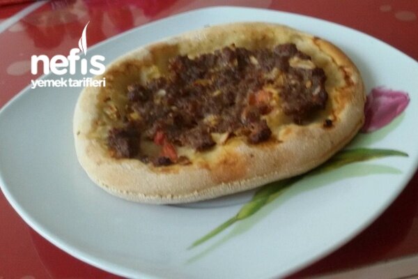 Etli Pizza - Nefis Yemek Tarifleri