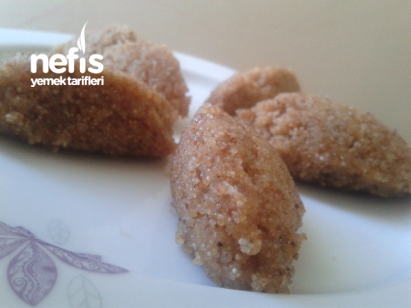 İrmik Helvası Tarifim - Nefis Yemek Tarifleri