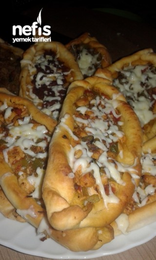 Evde Kaşarlı Kuşbaşılı / Tavuklu Pide - Nefis Yemek Tarifleri