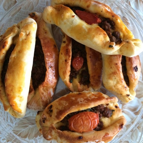 Kıymalı Pide - Nefis Yemek Tarifleri