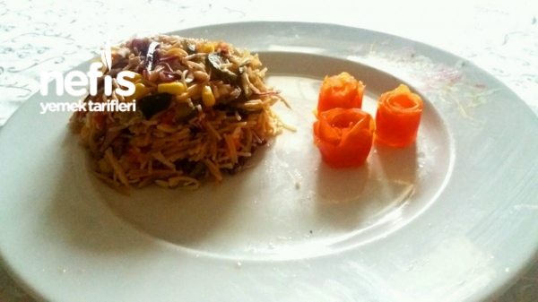 Kolay Şehriyeli Tavuk Salatası - Nefis Yemek Tarifleri