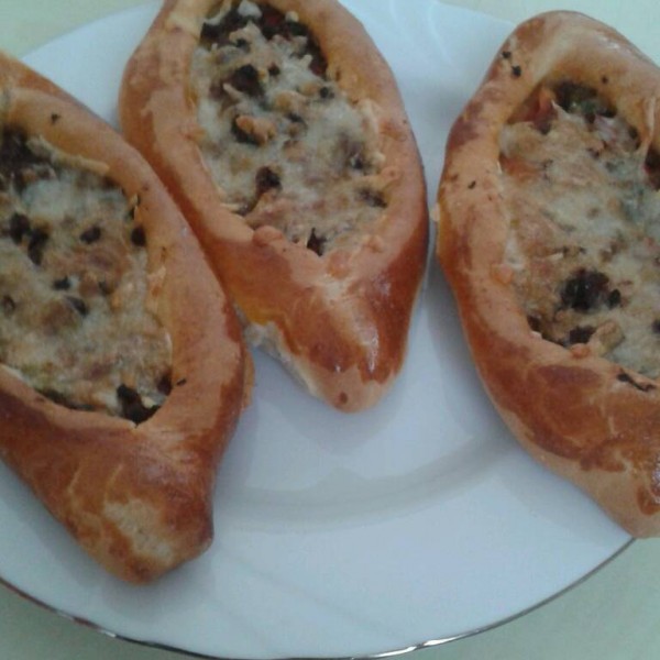 Kıymalı Pide - Nefis Yemek Tarifleri