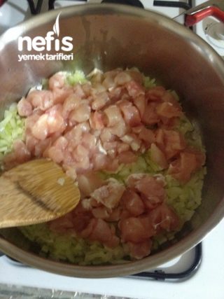 Tavuklu Bezelyeli Türlü Yemeği - Nefis Yemek Tarifleri