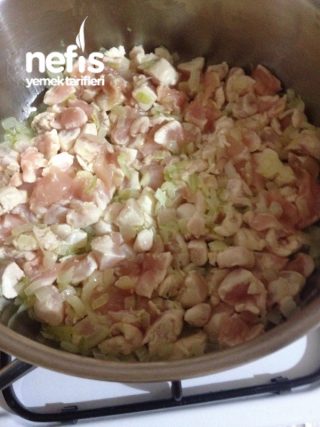 Tavuklu Bezelyeli Türlü Yemeği - Nefis Yemek Tarifleri