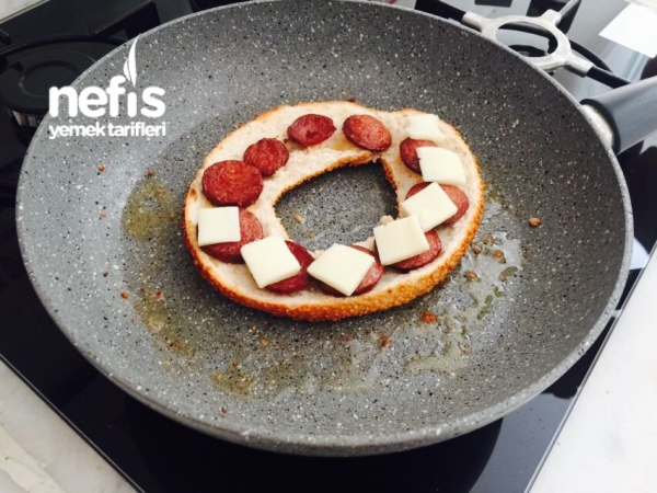 Sucuklu Simit - Nefis Yemek Tarifleri - #2520885