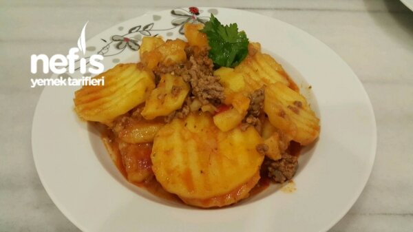 Tencerede Kıymalı Patates Oturtma - Nefis Yemek Tarifleri