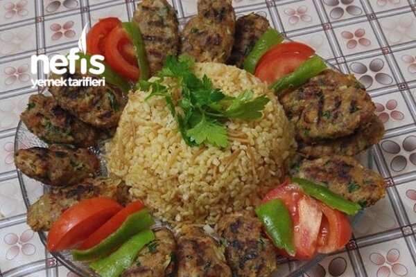 İkili Lezzet Izgara Köfte- Pilav - Nefis Yemek Tarifleri
