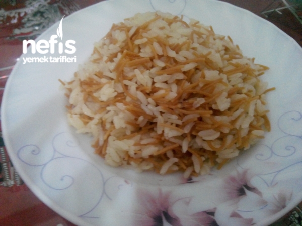 Bol Şehriyeli Pirinç Pilavı - Nefis Yemek Tarifleri