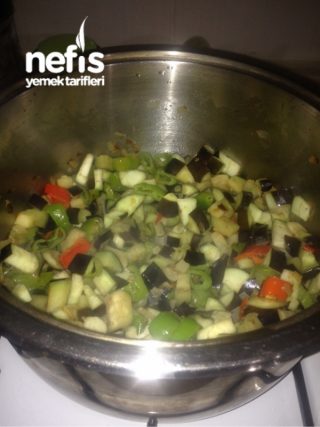 Etli Tadında Türlü Yemeği - Nefis Yemek Tarifleri