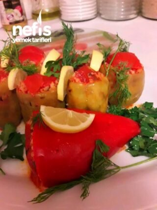 Zeytinyağlı Biber Dolması (Kırmızı Yeşil) - Nefis Yemek Tarifleri