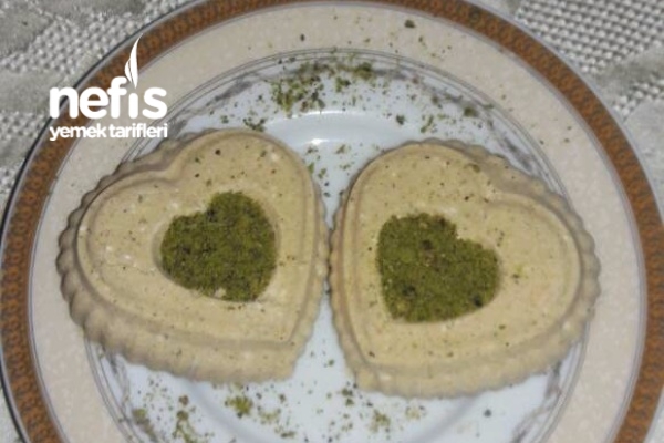 Fıstıklı Saray Helvası (Kastamonu Çekme Helva) - Nefis Yemek Tarifleri