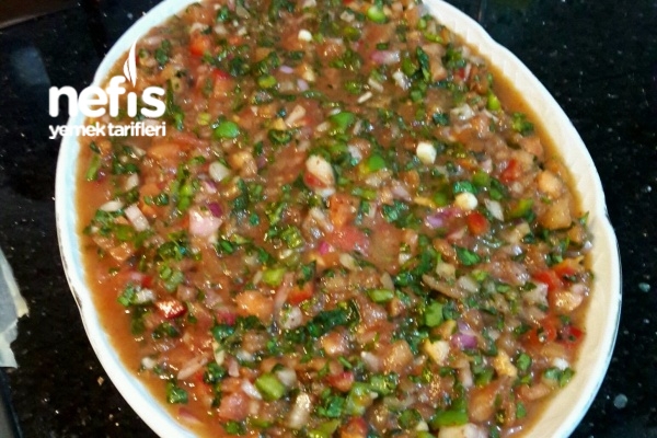 Lokanta Usulü Ezme Salata - Nefis Yemek Tarifleri