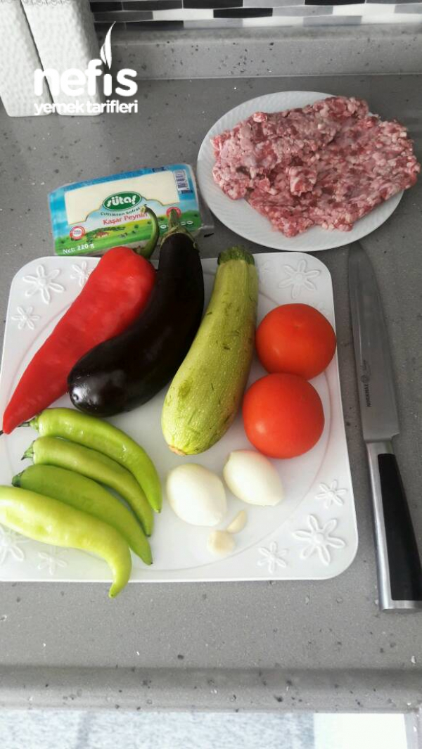 Beşamel Soslu Kıymalı Sebze Güveç - Nefis Yemek Tarifleri