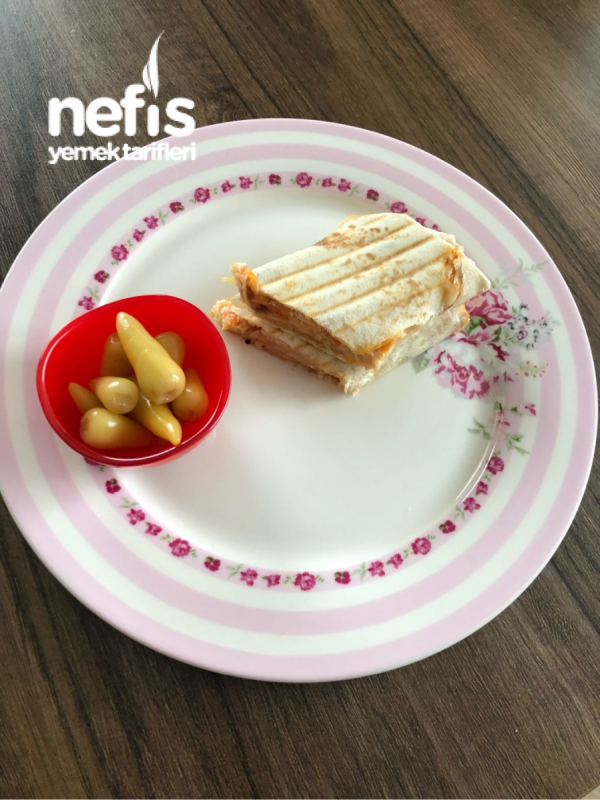 Soslu Tavuk Wrap - Nefis Yemek Tarifleri