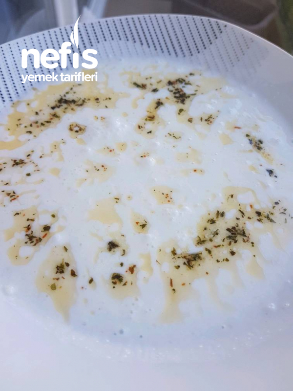 Şehriyeli Sarımsaklı Yoğurtlu Çorba - Nefis Yemek Tarifleri