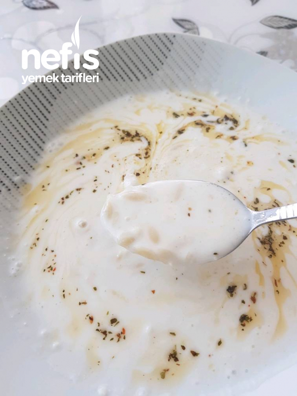 Şehriyeli Sarımsaklı Yoğurtlu Çorba - Nefis Yemek Tarifleri