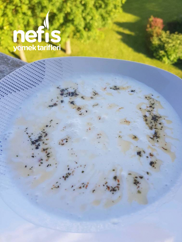 Şehriyeli Sarımsaklı Yoğurtlu Çorba - Nefis Yemek Tarifleri