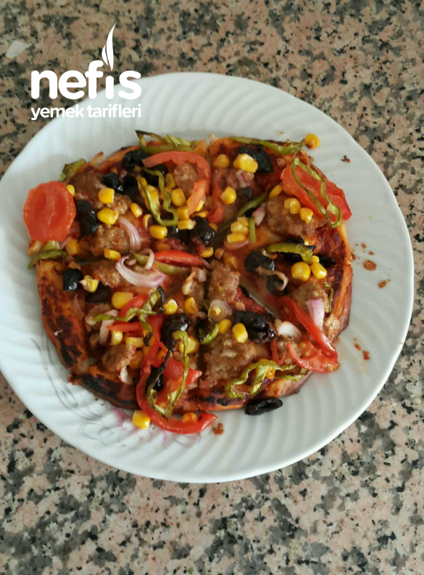 Kasap Köfteli Pizza - Nefis Yemek Tarifleri
