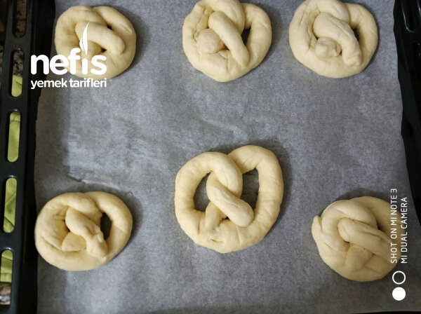 Brezel (Alman Simidi) - Nefis Yemek Tarifleri