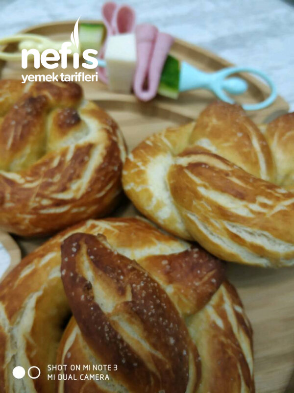 Brezel (Alman Simidi) - Nefis Yemek Tarifleri