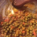 Patatesli Havuçlu Bezelye Yemeği Tarifi - Nefis Yemek Tarifleri
