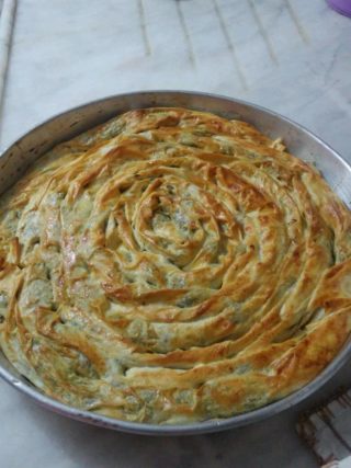 Ispanaklı Börek Tarifi - Nefis Yemek Tarifleri