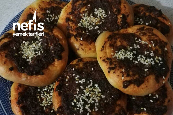 Biberli Ekmekler - Nefis Yemek Tarifleri - #5548844