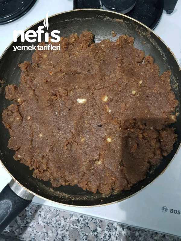 Tam Buğdağ Unlu Un Helvası - Nefis Yemek Tarifleri