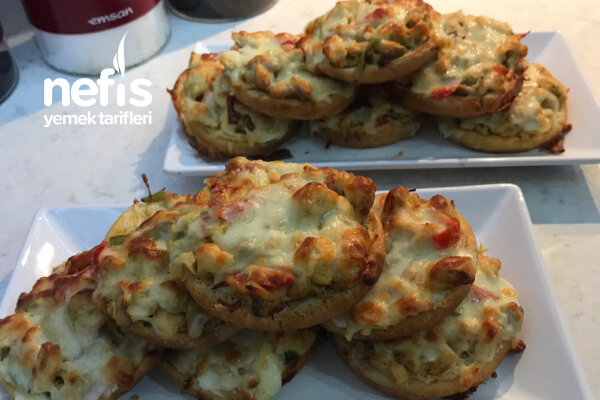 Hamburger Ekmeğinde Tavuklu Pizza - Nefis Yemek Tarifleri