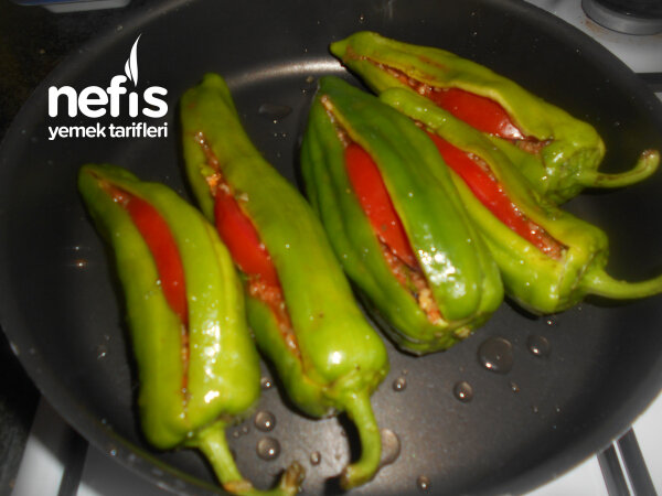 Zeytinyağlı Köy Biberi Dolması - Nefis Yemek Tarifleri