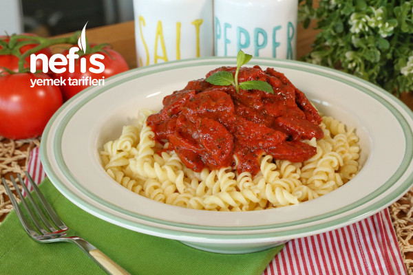 Sucuklu Makarna - Nefis Yemek Tarifleri