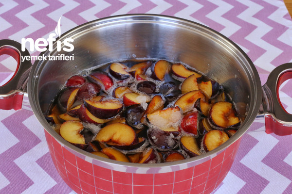 Kırmızı Erik Reçeli (Tam Kıvamında) (videolu) - Nefis Yemek Tarifleri