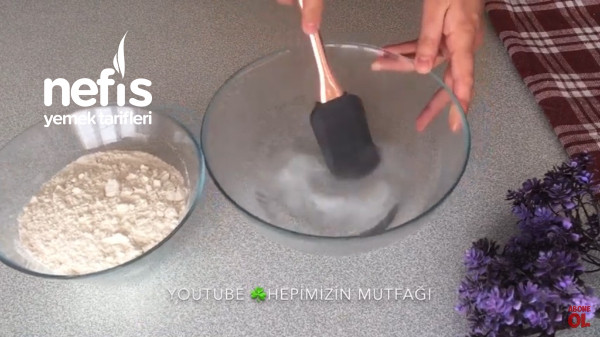 Maya Yok, Kabartma Tozu Yok Sadece Un Ve Suyla Simit Şeklinde Pişiler ...