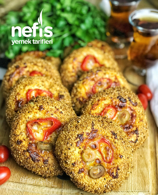 Susamlı Kolay Pizza (Mayasız) - Nefis Yemek Tarifleri