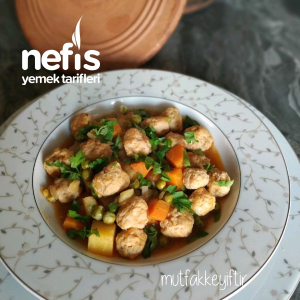 Güveçte Hindi (Tavuk) Köfteli Bezelye - Nefis Yemek Tarifleri